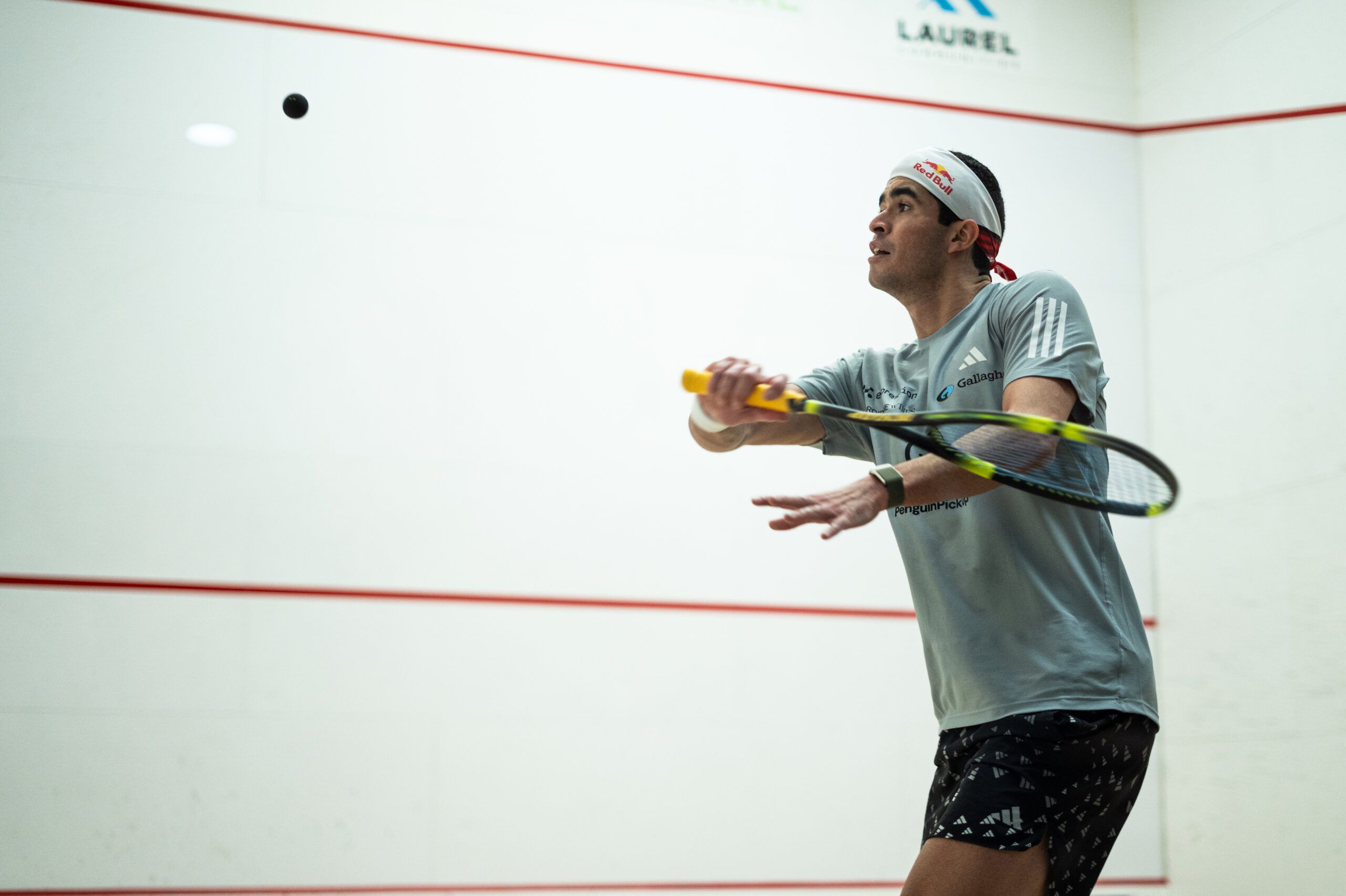 Elias survives Rodriguez comeback