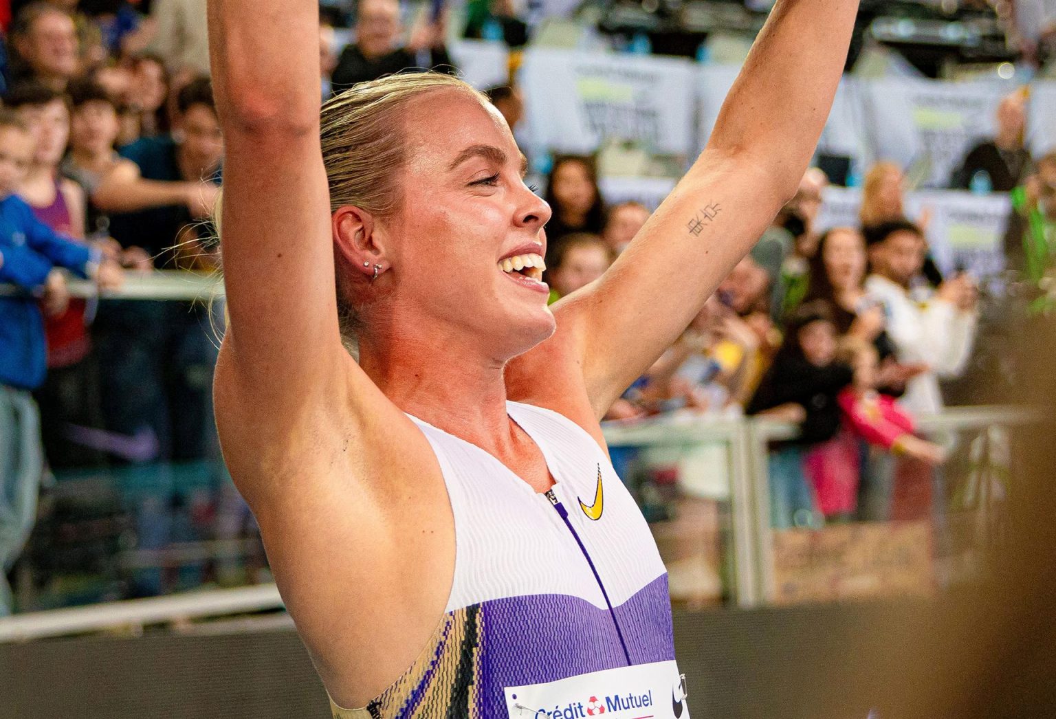 Hodgkinson smashes world short track 800m